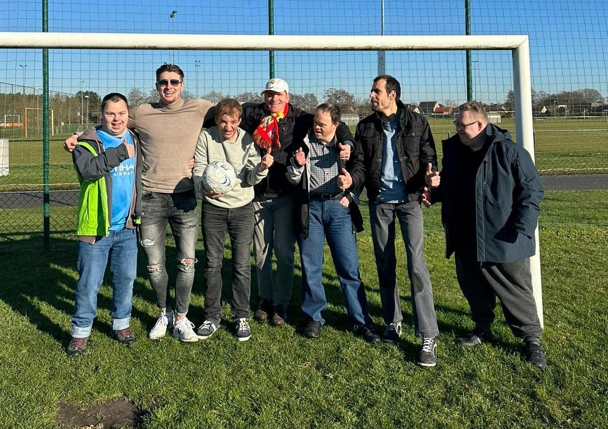Wat gaan we doen? Voetballen natuurlijk!! | mekanders