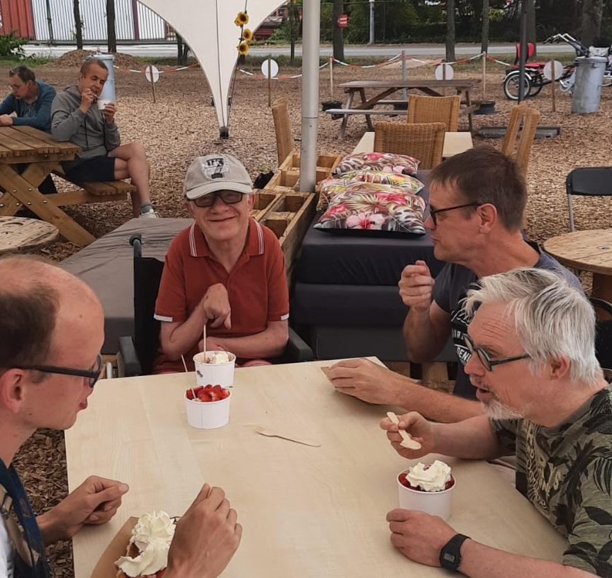 Ijsje eten bij The Red Corvette in Dessel - mekanders